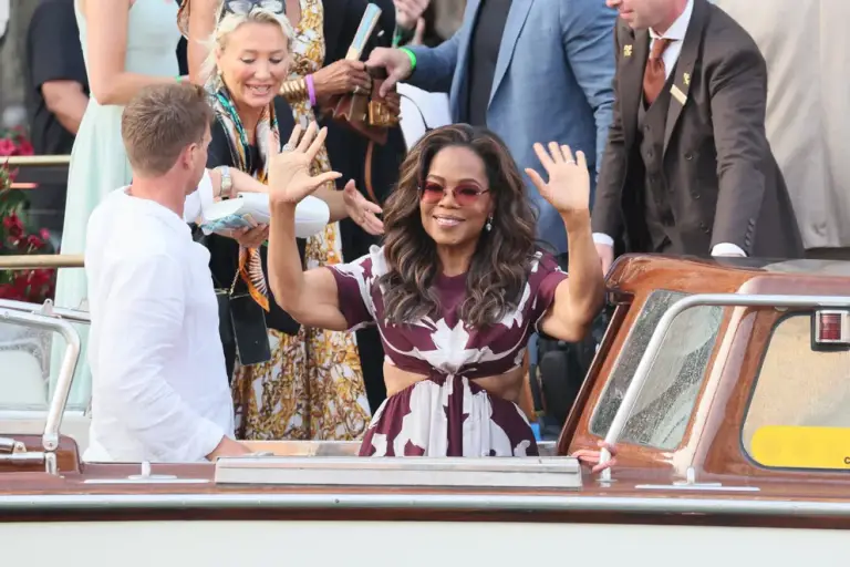 Oprah Winfrey Arrives in Venice for Jeff Bezos and Lauren Sánchez ...