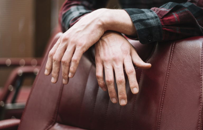 What's the reason behind men growing out their pinky fingernails? - The ...